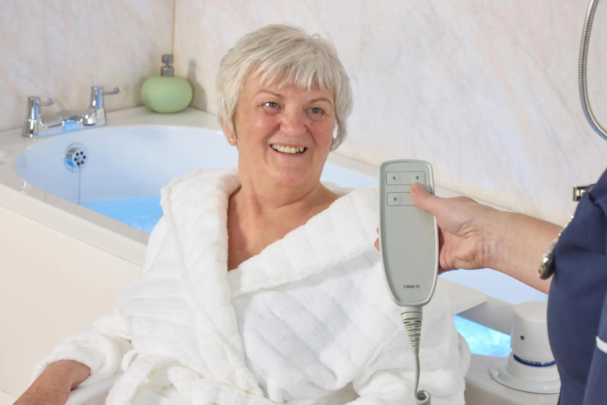Handicapped Bath Tub Lifts Bathmaster Sonaris2 Bath Lift | Effortless